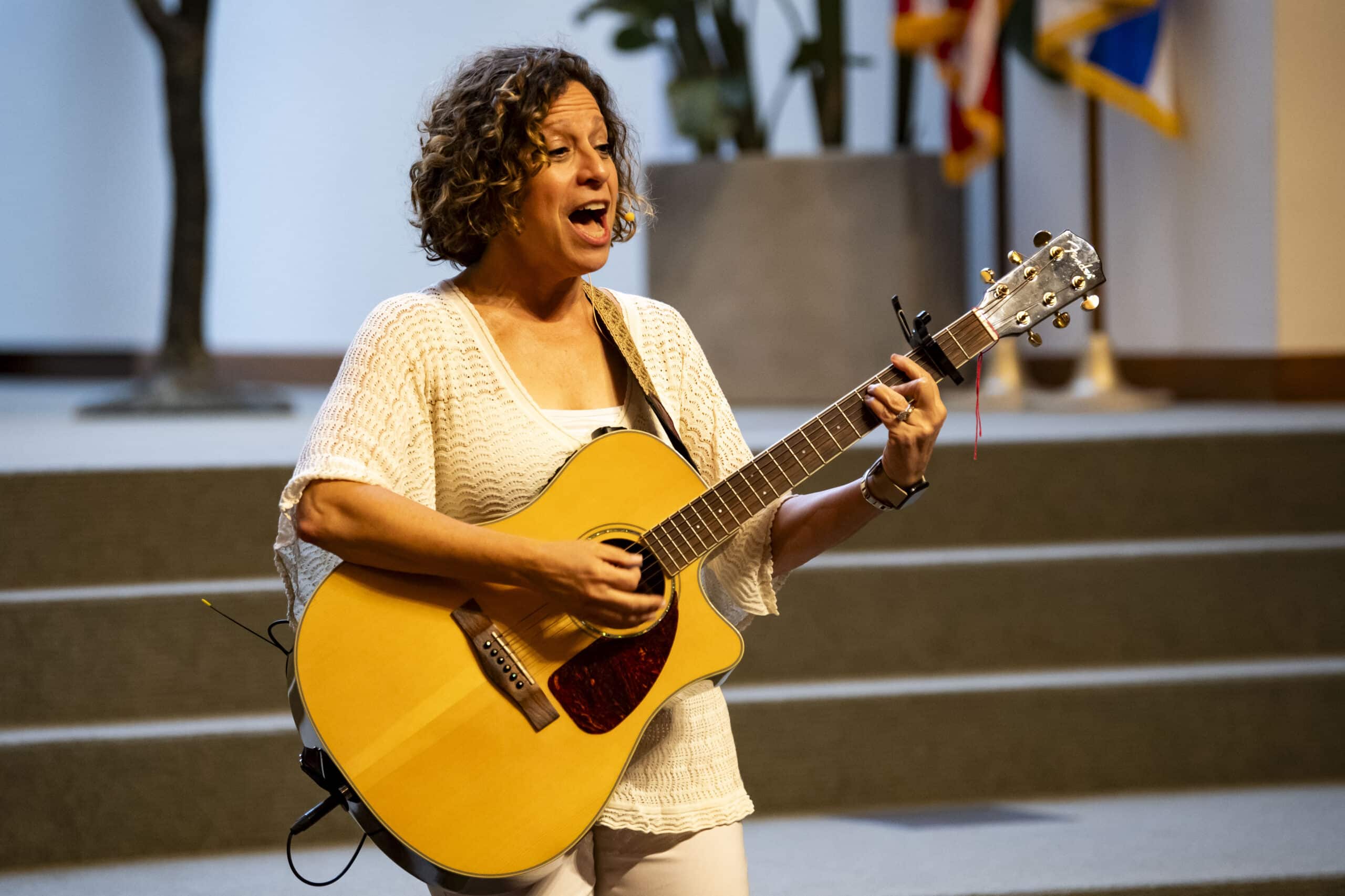 Cantor Alicia Stillman on WERS Radio, "Chagigah" - Temple Israel of Boston